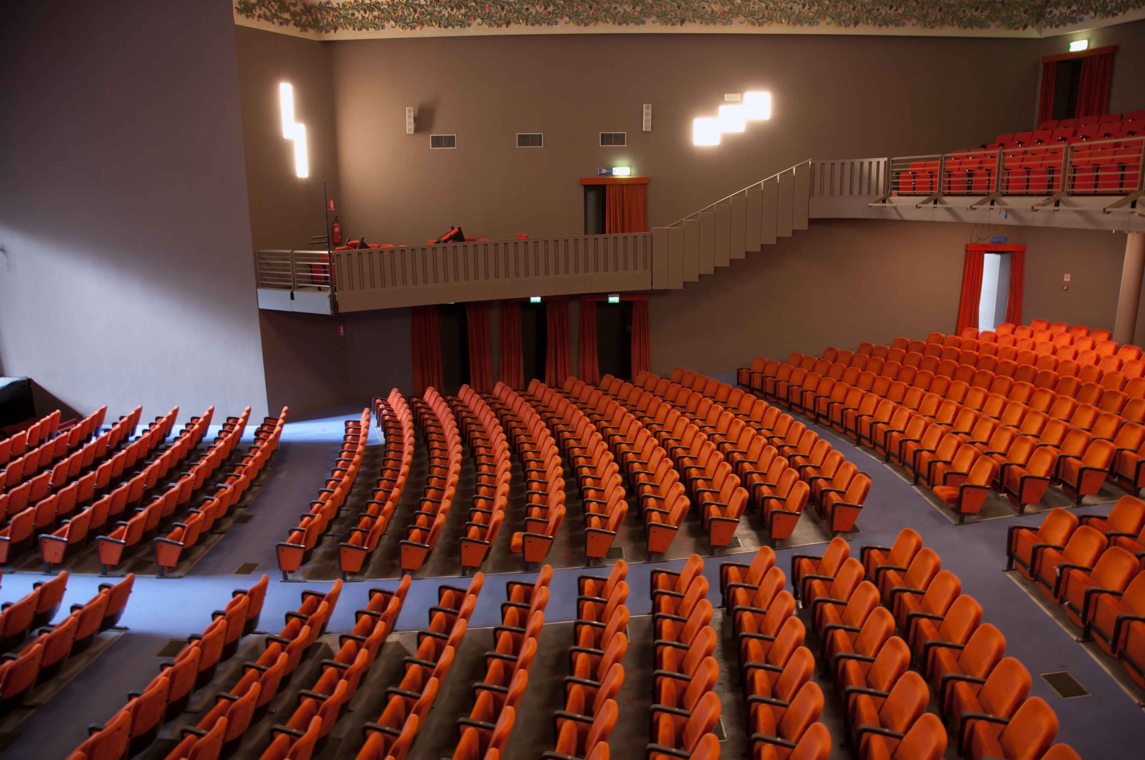 Il Teatro IL Celebrazioni riapre il suo sipario con Bisio | BOLOGNA DA ... Il Teatro IL Celebrazioni riapre il suo sipario con Bisio | BOLOGNA DA ...